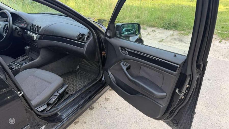 Black BMW 320 2002 in Vilnius, with an engine capacity of 2.00 L and mileage of 318 thousand km for 1550 €, photo 16 on AUTOMOTO.COM.LV