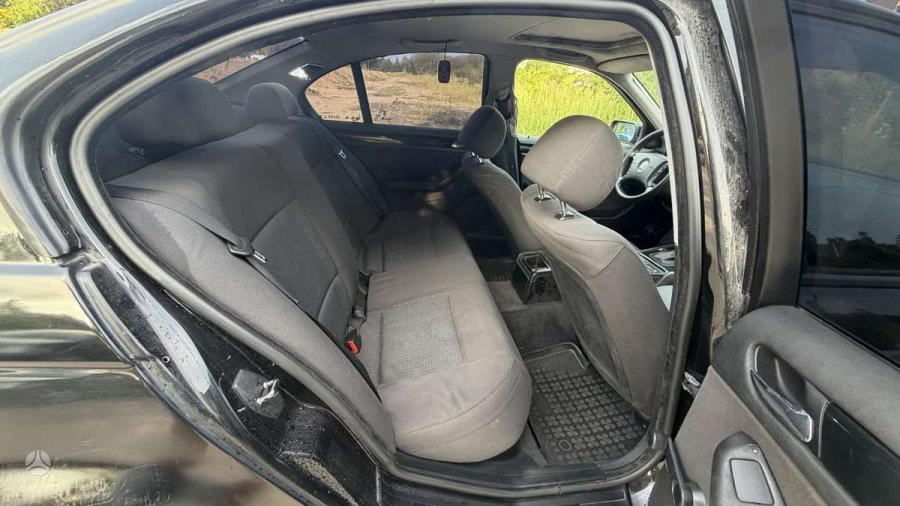 Black BMW 320 2002 in Vilnius, with an engine capacity of 2.00 L and mileage of 318 thousand km for 1550 €, photo 19 on AUTOMOTO.COM.LV