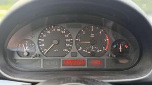 Black BMW 320 2002 in Vilnius, with an engine capacity of 2.00 L and mileage of 318 thousand km for 1550 €, photo 21 on AUTOMOTO.COM.LV