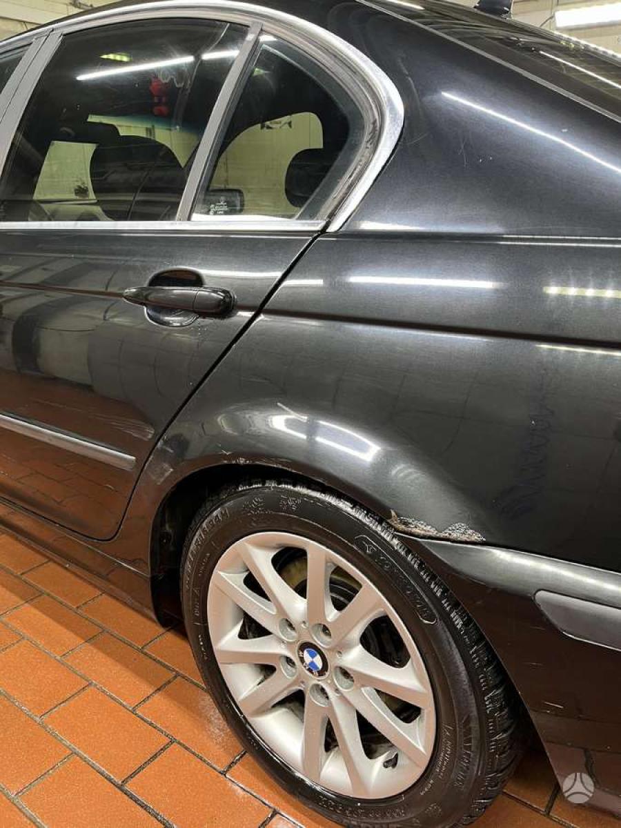 Melns BMW 320 2003 Viļņa, ar dzinēja tilpumu 2.00 L un nobraukumu 469 tūkst. km par 1200 €, foto 4 vietnē AUTOMOTO.COM.LV