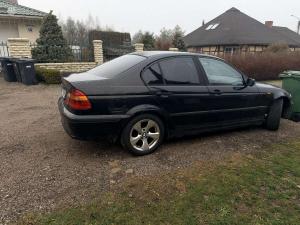 Melns BMW 320 2003 Viļņa, ar dzinēja tilpumu 2.00 L un nobraukumu 300 tūkst. km par 999 €, foto 5 vietnē AUTOMOTO.COM.LV