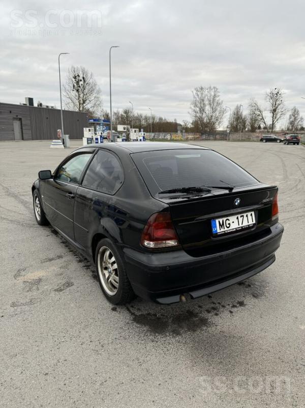 Black BMW 320 2003 in Liepaja, with an engine capacity of 2.00 L and mileage of 425 thousand km for 1350 €, photo 5 on AUTOMOTO.COM.LV