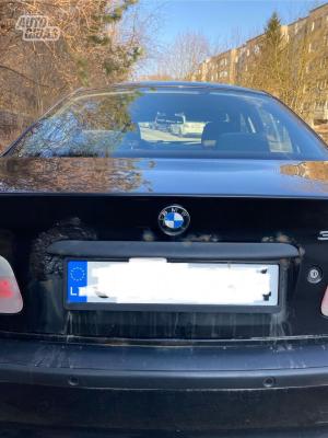 Black BMW 320 2003 in Vilnius, with an engine capacity of 2.00 L and mileage of 440 thousand km for 750 €, photo 15 on AUTOMOTO.COM.LV