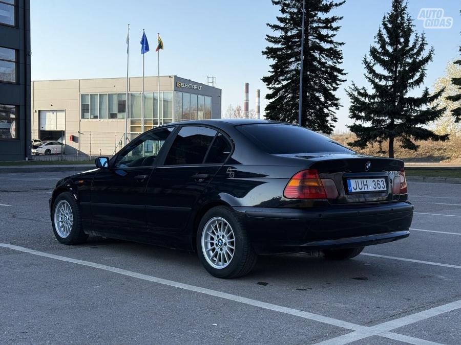 Melns BMW 320 2003 Kauņa, ar dzinēja tilpumu 2.00 L un nobraukumu 375 tūkst. km par 1500 €, foto 4 vietnē AUTOMOTO.COM.LV