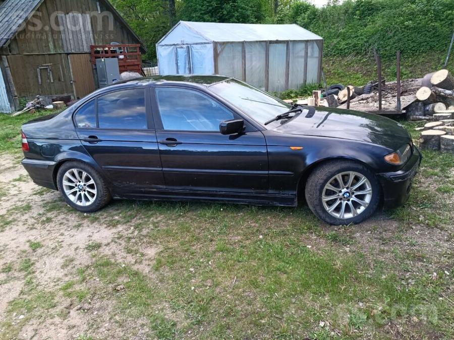 Black BMW 320 2003 in Riga, with an engine capacity of 2.00 L and mileage of 334 thousand km for 1300 €, photo 6 on AUTOMOTO.COM.LV