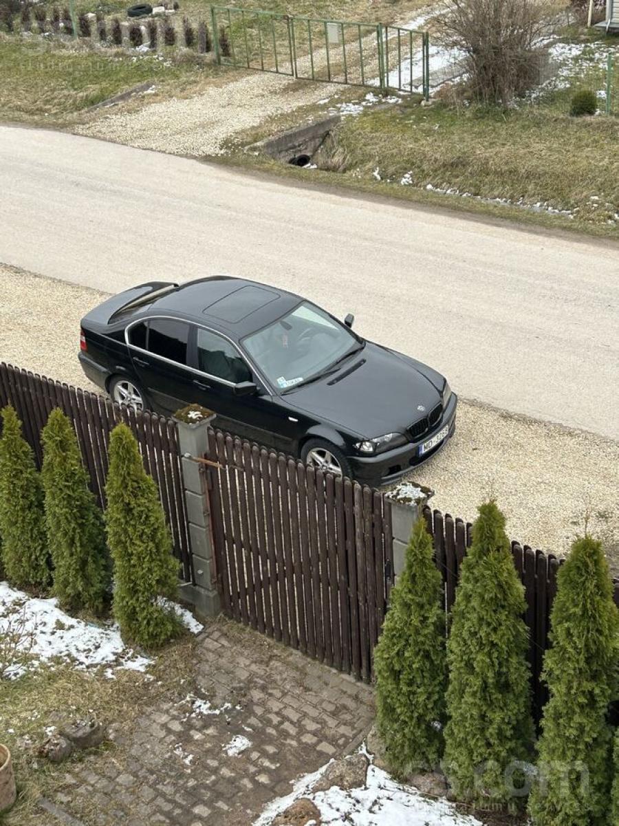 Black BMW 320 2003 in Riga, with an engine capacity of 2.00 L and mileage of 0 thousand km for 1400 €, photo 4 on AUTOMOTO.COM.LV