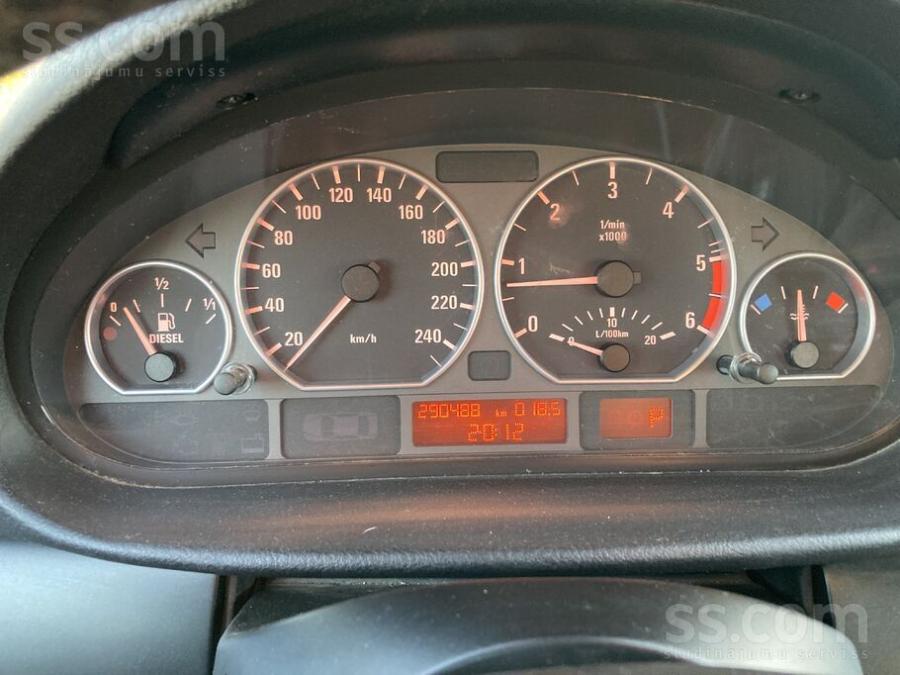 Black BMW 320 2003 in Liepaja, with an engine capacity of 2.00 L and mileage of 290 thousand km for 1800 €, photo 13 on AUTOMOTO.COM.LV