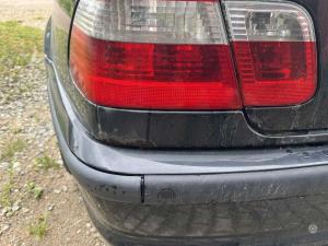 Black BMW 320 2003 in Klaipeda, with an engine capacity of 2.00 L and mileage of 421 thousand km for 1000 €, photo 11 on AUTOMOTO.COM.LV