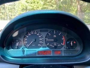 Black BMW 320 2003 in Pasvalys, with an engine capacity of 2.00 L and mileage of 331 thousand km for 2250 €, photo 13 on AUTOMOTO.COM.LV