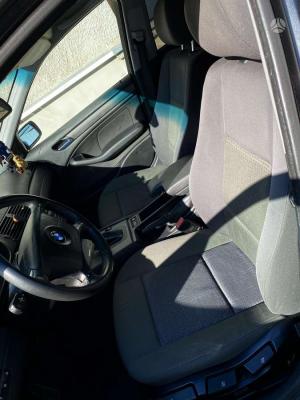 Black BMW 320 2003 in Pasvalys, with an engine capacity of 2.00 L and mileage of 331 thousand km for 2250 €, photo 17 on AUTOMOTO.COM.LV