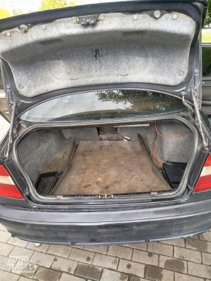 Melns BMW 320 2003 Panevēža, ar dzinēja tilpumu 2.00 L un nobraukumu 439 tūkst. km par 1600 €, foto 11 vietnē AUTOMOTO.COM.LV