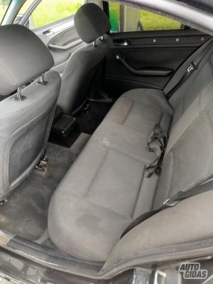 Melns BMW 320 2003 Panevēža, ar dzinēja tilpumu 2.00 L un nobraukumu 439 tūkst. km par 1600 €, foto 13 vietnē AUTOMOTO.COM.LV