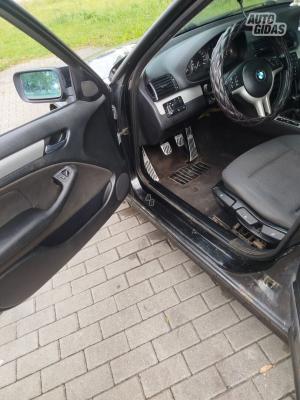 Melns BMW 320 2003 Panevēža, ar dzinēja tilpumu 2.00 L un nobraukumu 439 tūkst. km par 1600 €, foto 16 vietnē AUTOMOTO.COM.LV