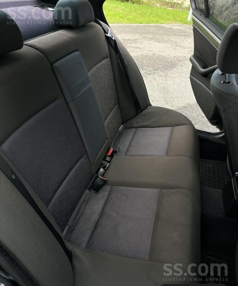 Black BMW 320 2003 in Daugavpils, with an engine capacity of 2.00 L and mileage of 399 thousand km for 2990 €, photo 14 on AUTOMOTO.COM.LV