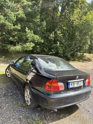 Melns BMW 320 2004 Tukums, ar dzinēja tilpumu 2.00 L un nobraukumu 376 tūkst. km par 1000 €, foto 4 vietnē AUTOMOTO.COM.LV