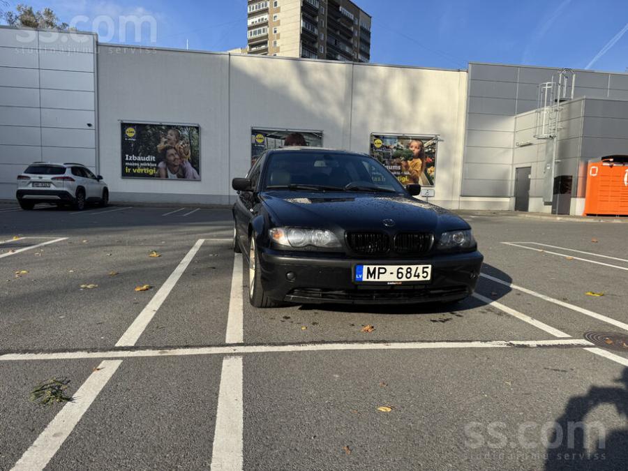 Black BMW 320 2004 in Riga, with an engine capacity of 2.00 L and mileage of 503 thousand km for 3000 €, photo 1 on AUTOMOTO.COM.LV