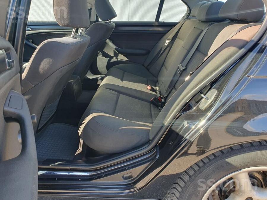 Black BMW 320 2004 in Ogre, with an engine capacity of 2.00 L and mileage of 247 thousand km for 3300 €, photo 8 on AUTOMOTO.COM.LV