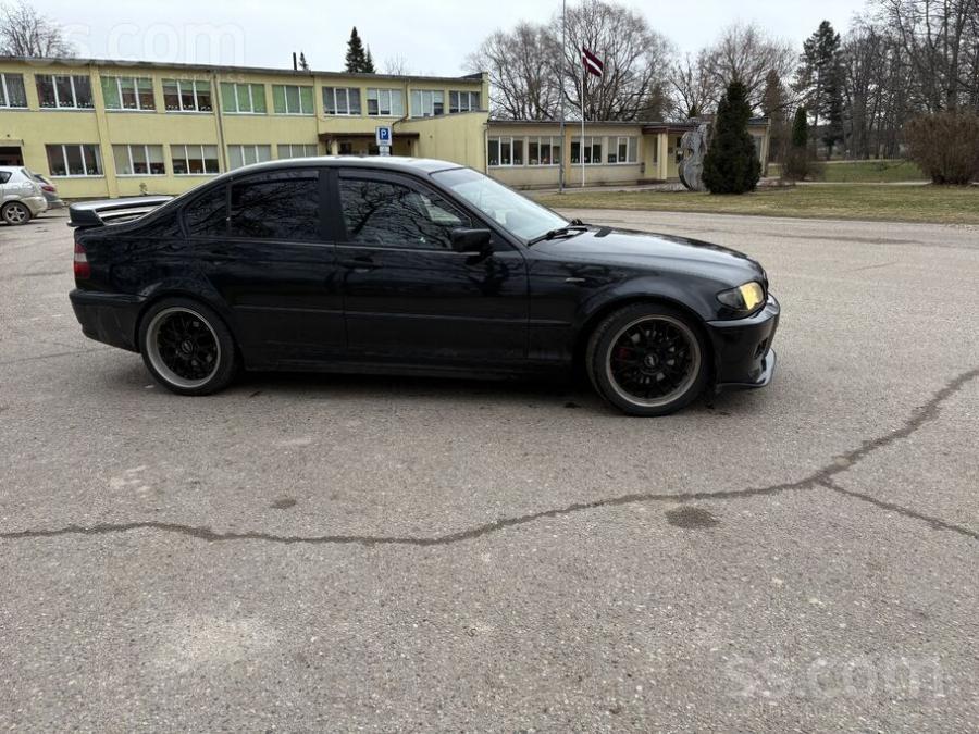 Melns BMW 320 2004 Gulbene, ar dzinēja tilpumu 2.00 L un nobraukumu 265 tūkst. km par 2450 €, foto 4 vietnē AUTOMOTO.COM.LV