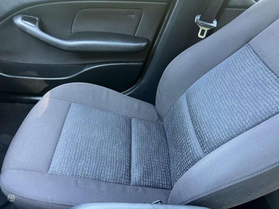 Melns BMW 320 2004 Marijampole, ar dzinēja tilpumu 2.00 L un nobraukumu 280 tūkst. km par 2450 €, foto 13 vietnē AUTOMOTO.COM.LV