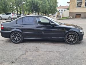 Black BMW 320 2004 in Pakruojis, with an engine capacity of 2.00 L and mileage of 315 thousand km for 1800 €, photo 5 on AUTOMOTO.COM.LV