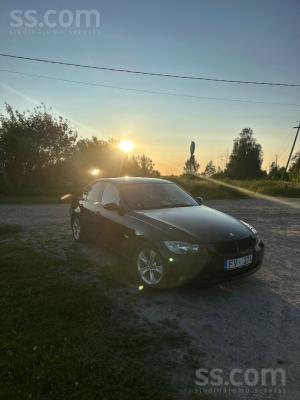 Melns BMW 320 2005 Jelgava, ar dzinēja tilpumu 2.00 L un nobraukumu 223 tūkst. km par 2700 €, foto 1 vietnē AUTOMOTO.COM.LV
