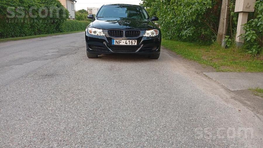 Melns BMW 320 2005 Rīga, ar dzinēja tilpumu 2.00 L un nobraukumu 259 tūkst. km par 2850 €, foto 1 vietnē AUTOMOTO.COM.LV