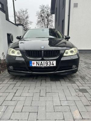 Melns BMW 320 2005 Kauņa, ar dzinēja tilpumu 2.00 L un nobraukumu 208 tūkst. km par 4100 €, foto 3 vietnē AUTOMOTO.COM.LV