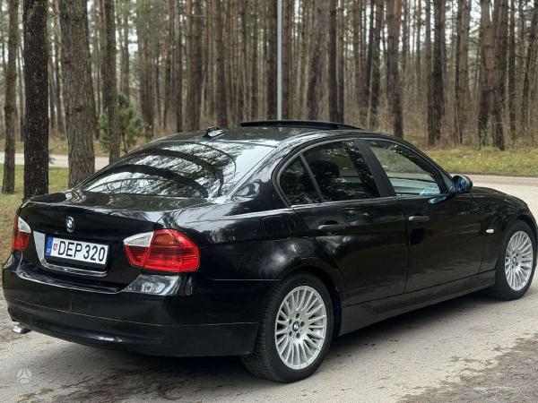 Black BMW 320 2005 in Vilnius, with an engine capacity of 2.00 L and mileage of 223 thousand km for 3200 €, photo 4 on AUTOMOTO.COM.LV