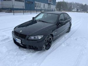 Melns BMW 320 2005 Kauņa, ar dzinēja tilpumu 2.00 L un nobraukumu 416 tūkst. km par 2600 €, foto  vietnē AUTOMOTO.COM.LV