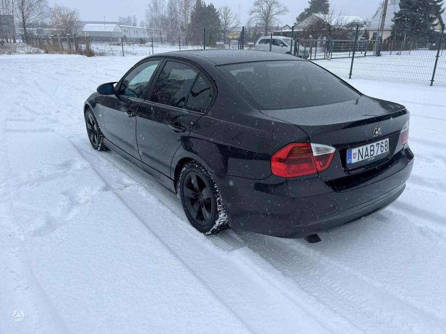 Black BMW 320 2005 in Kaunas, with an engine capacity of 2.00 L and mileage of 416 thousand km for 2600 €, photo 7 on AUTOMOTO.COM.LV