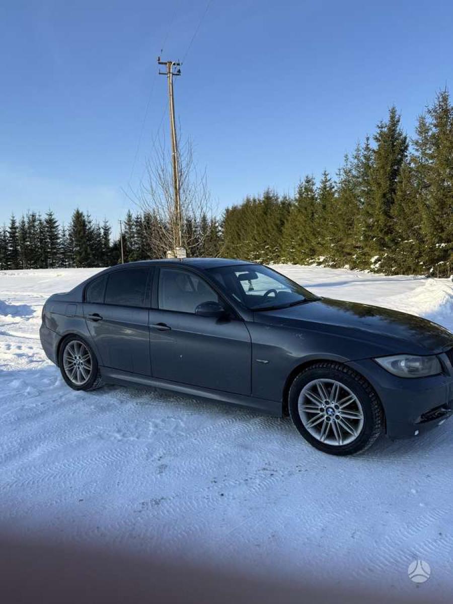 Black BMW 320 2005 in Moletai, with an engine capacity of 0.00 L and mileage of 400 thousand km for 2000 €, photo 1 on AUTOMOTO.COM.LV