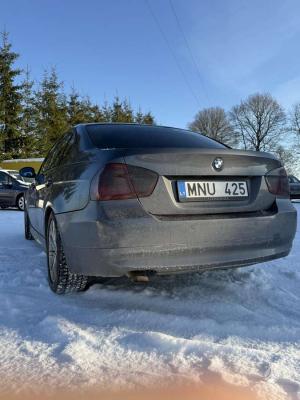 Black BMW 320 2005 in Moletai, with an engine capacity of 0.00 L and mileage of 400 thousand km for 2000 €, photo 4 on AUTOMOTO.COM.LV