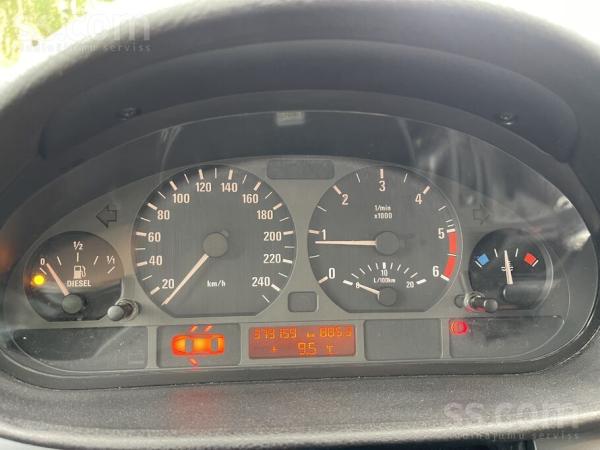Melns BMW 320 2005 Jēkabpils, ar dzinēja tilpumu 2.00 L un nobraukumu 379 tūkst. km par 2750 €, foto 8 vietnē AUTOMOTO.COM.LV