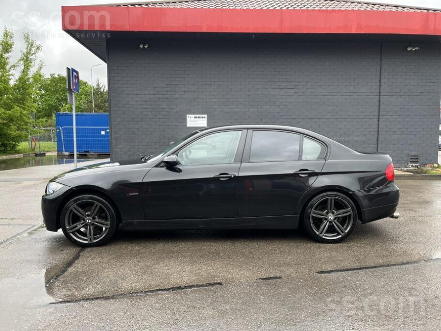 Black BMW 320 2005 in Riga, with an engine capacity of 2.00 L and mileage of 324 thousand km for 3900 €, photo 7 on AUTOMOTO.COM.LV