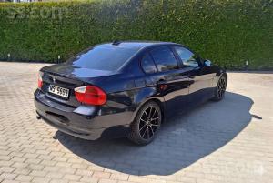 Black BMW 320 2005 in Riga, with an engine capacity of 2.00 L and mileage of 315 thousand km for 3500 €, photo 3 on AUTOMOTO.COM.LV