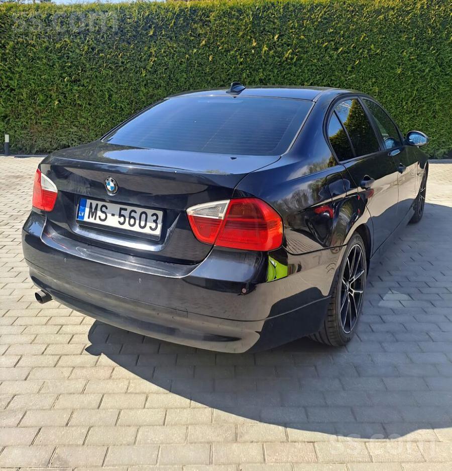 Black BMW 320 2005 in Riga, with an engine capacity of 2.00 L and mileage of 315 thousand km for 3500 €, photo 5 on AUTOMOTO.COM.LV