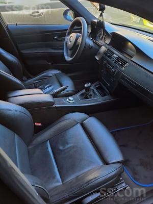 Black BMW 320 2005 in Riga, with an engine capacity of 2.00 L and mileage of 315 thousand km for 3500 €, photo 8 on AUTOMOTO.COM.LV