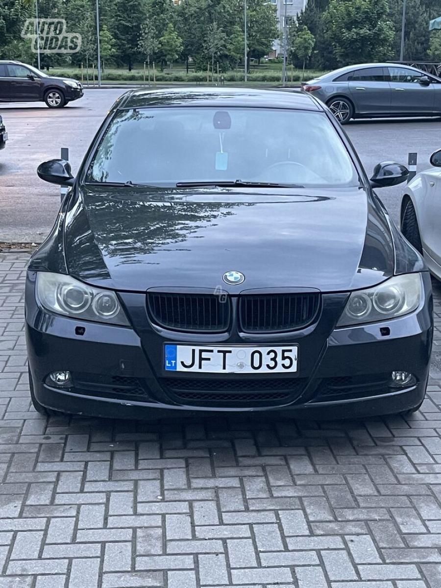 Black BMW 320 2005 in Vilnius, with an engine capacity of 2.00 L and mileage of 298 thousand km for 2800 €, photo 1 on AUTOMOTO.COM.LV