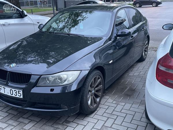 Black BMW 320 2005 in Vilnius, with an engine capacity of 2.00 L and mileage of 298 thousand km for 2800 €, photo 2 on AUTOMOTO.COM.LV
