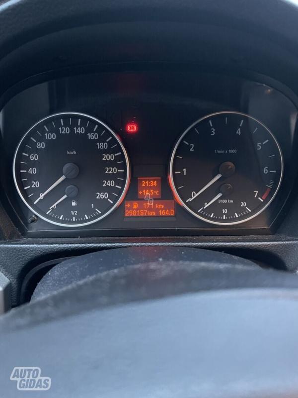 Black BMW 320 2005 in Vilnius, with an engine capacity of 2.00 L and mileage of 298 thousand km for 2800 €, photo 7 on AUTOMOTO.COM.LV