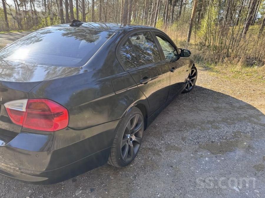 Melns BMW 320 2005 Rīga, ar dzinēja tilpumu 2.00 L un nobraukumu 308 tūkst. km par 4100 €, foto 7 vietnē AUTOMOTO.COM.LV