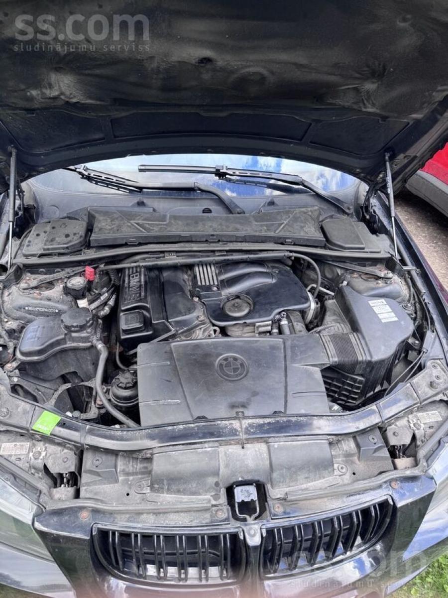 Melns BMW 320 2005 Rīga, ar dzinēja tilpumu 2.00 L un nobraukumu 308 tūkst. km par 4100 €, foto 13 vietnē AUTOMOTO.COM.LV