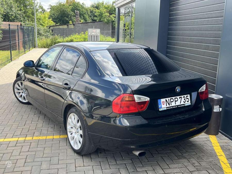 Melns BMW 320 2005 Kauņa, ar dzinēja tilpumu 2.00 L un nobraukumu 341 tūkst. km par 2500 €, foto 8 vietnē AUTOMOTO.COM.LV