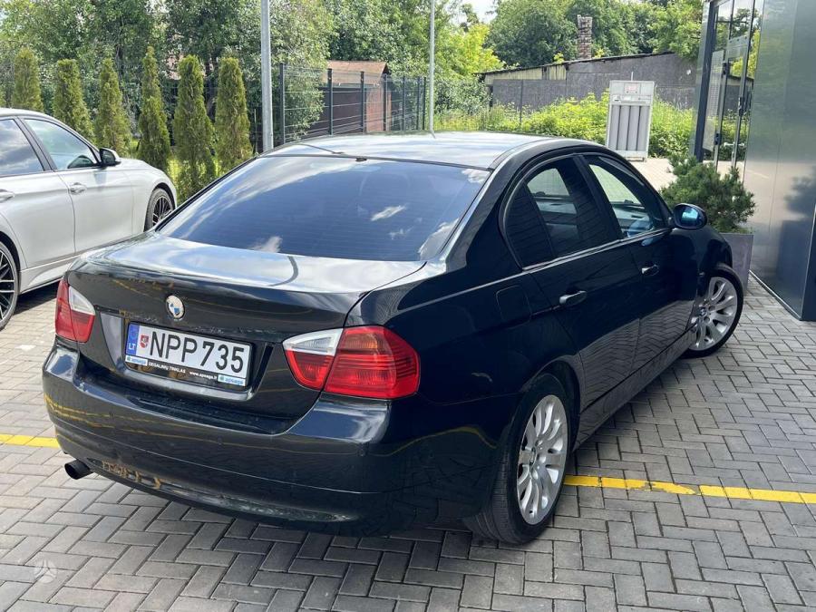 Melns BMW 320 2005 Kauņa, ar dzinēja tilpumu 2.00 L un nobraukumu 341 tūkst. km par 2500 €, foto 11 vietnē AUTOMOTO.COM.LV