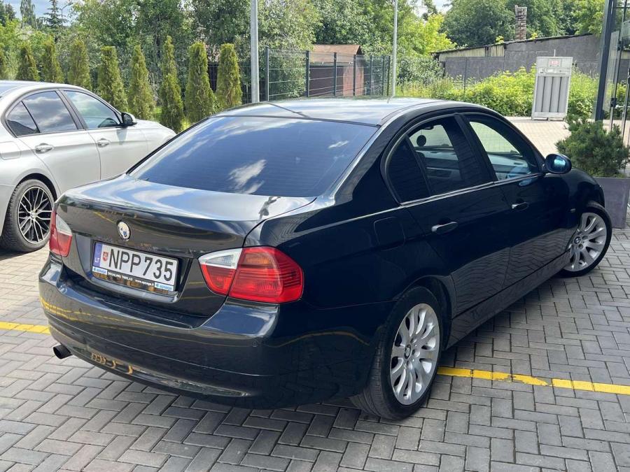 Melns BMW 320 2005 Kauņa, ar dzinēja tilpumu 2.00 L un nobraukumu 341 tūkst. km par 2500 €, foto 12 vietnē AUTOMOTO.COM.LV