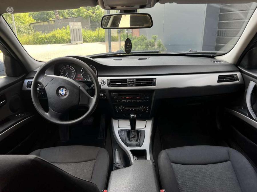 Melns BMW 320 2005 Kauņa, ar dzinēja tilpumu 2.00 L un nobraukumu 341 tūkst. km par 2500 €, foto 14 vietnē AUTOMOTO.COM.LV
