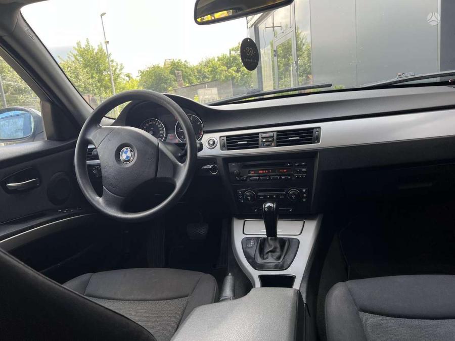 Melns BMW 320 2005 Kauņa, ar dzinēja tilpumu 2.00 L un nobraukumu 341 tūkst. km par 2500 €, foto 15 vietnē AUTOMOTO.COM.LV