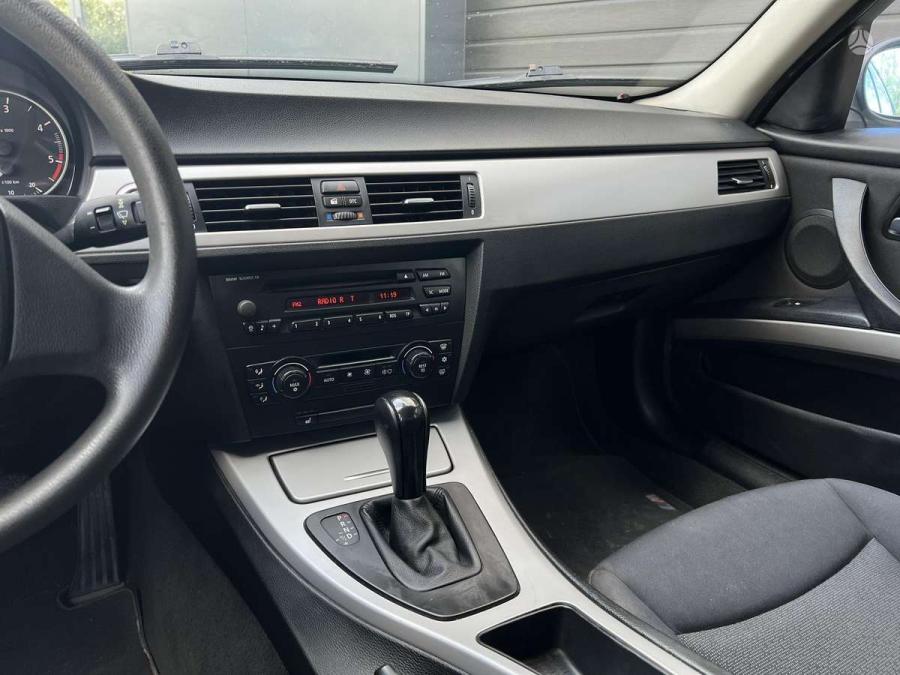 Melns BMW 320 2005 Kauņa, ar dzinēja tilpumu 2.00 L un nobraukumu 341 tūkst. km par 2500 €, foto 16 vietnē AUTOMOTO.COM.LV