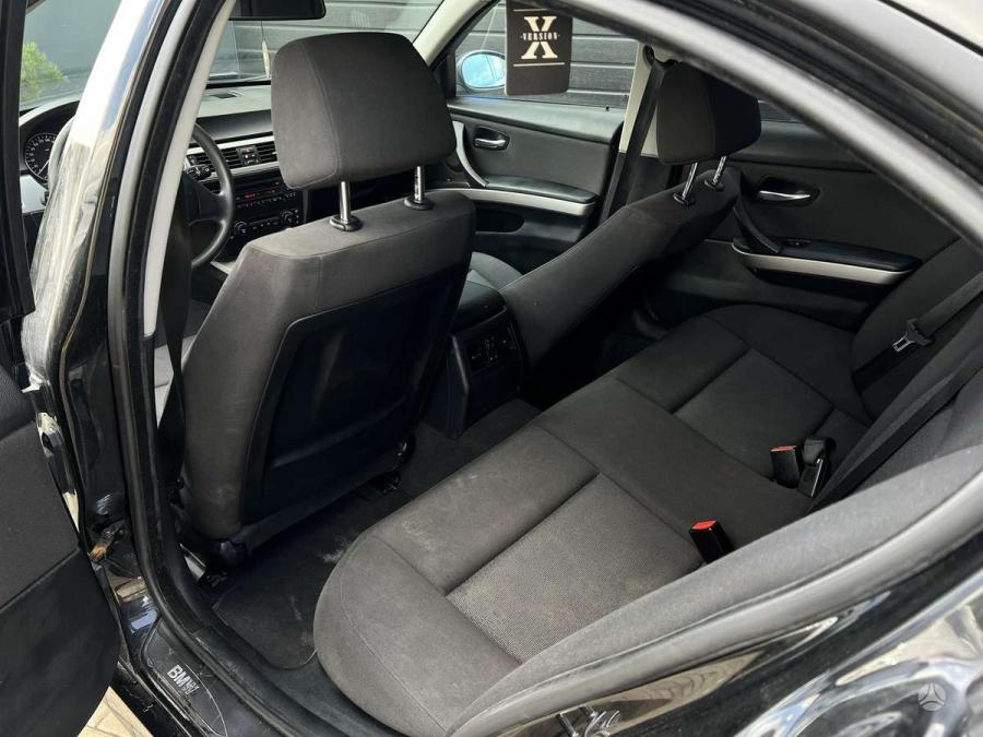 Melns BMW 320 2005 Kauņa, ar dzinēja tilpumu 2.00 L un nobraukumu 341 tūkst. km par 2500 €, foto 18 vietnē AUTOMOTO.COM.LV