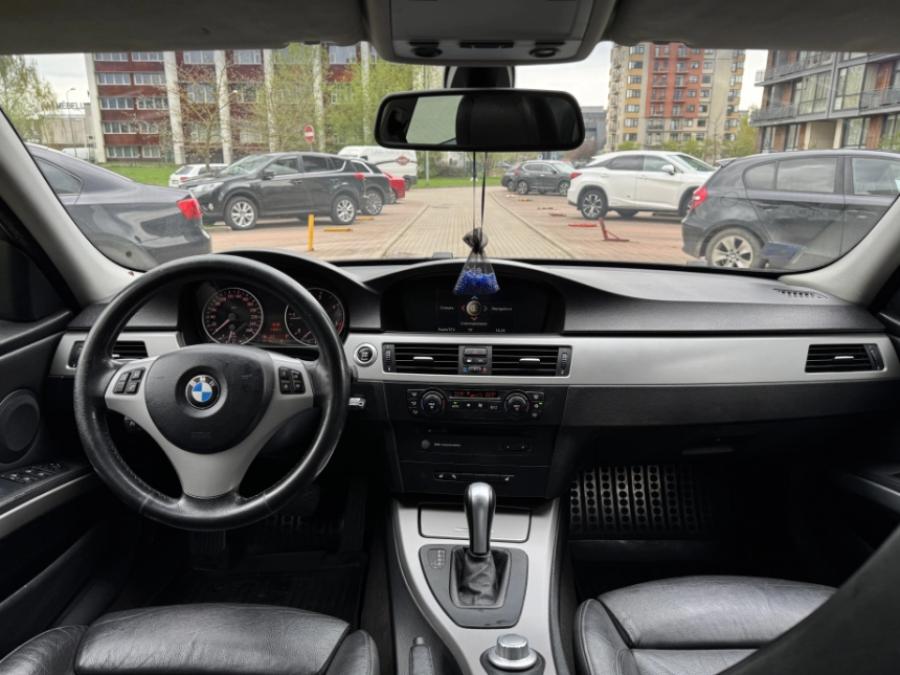Melns BMW 320 2005 Rīga, ar dzinēja tilpumu 2.00 L un nobraukumu 379 tūkst. km par 3990 €, foto 10 vietnē AUTOMOTO.COM.LV